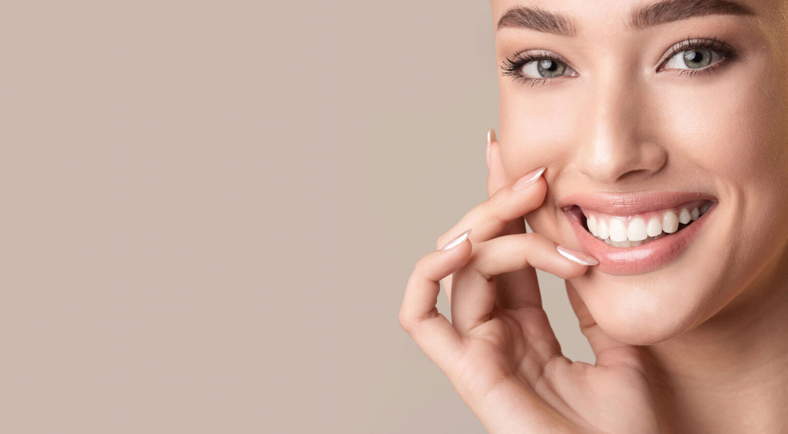 Ultimate Lip Augmentation Guide: Types, Benefits, and Risks